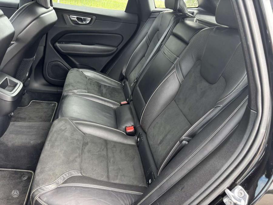 Melns Volvo XC60 2019 Marijampole, ar dzinēja tilpumu 1.97 L un nobraukumu 262 tūkst. km par 17490 €, foto 23 vietnē AUTOMOTO.COM.LV