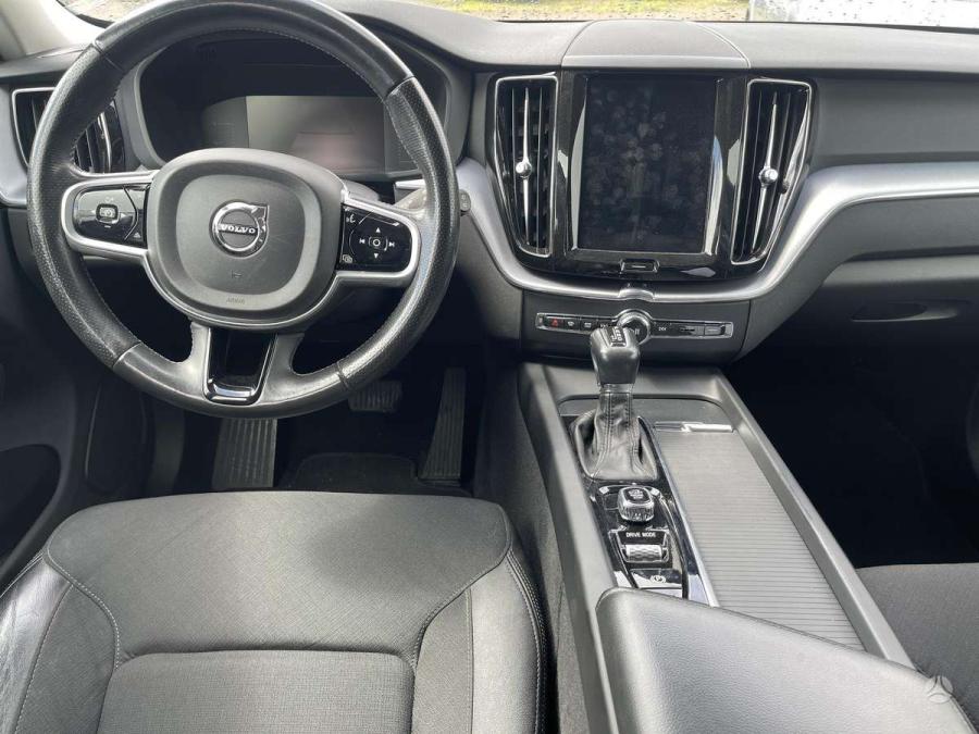 Melns Volvo XC60 2019 Panevēža, ar dzinēja tilpumu 2.00 L un nobraukumu 205 tūkst. km par 14300 €, foto 12 vietnē AUTOMOTO.COM.LV