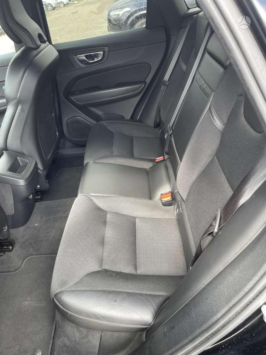 Melns Volvo XC60 2019 Panevēža, ar dzinēja tilpumu 2.00 L un nobraukumu 205 tūkst. km par 14300 €, foto 14 vietnē AUTOMOTO.COM.LV