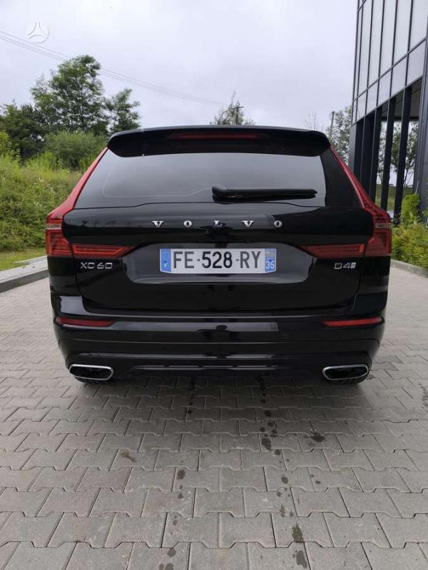 Black Volvo XC60 2019 in Vilnius, with an engine capacity of 2.00 L and mileage of 268 thousand km for 17600 €, photo 7 on AUTOMOTO.COM.LV