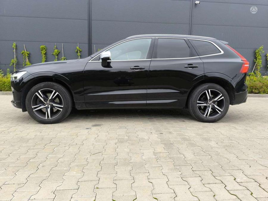 Black Volvo XC60 2019 in Vilnius, with an engine capacity of 2.00 L and mileage of 268 thousand km for 17600 €, photo 9 on AUTOMOTO.COM.LV