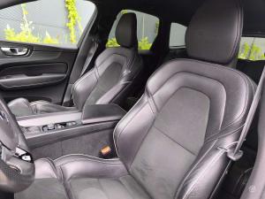 Black Volvo XC60 2019 in Vilnius, with an engine capacity of 2.00 L and mileage of 268 thousand km for 17600 €, photo 19 on AUTOMOTO.COM.LV