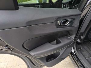 Black Volvo XC60 2019 in Vilnius, with an engine capacity of 2.00 L and mileage of 268 thousand km for 17600 €, photo 21 on AUTOMOTO.COM.LV