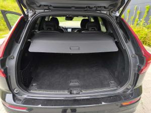 Black Volvo XC60 2019 in Vilnius, with an engine capacity of 2.00 L and mileage of 268 thousand km for 17600 €, photo 23 on AUTOMOTO.COM.LV