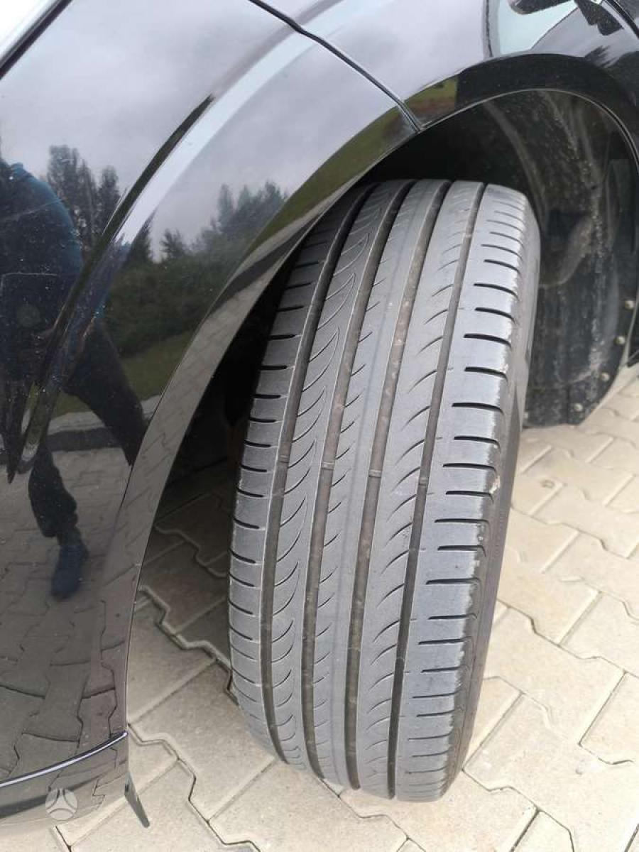 Black Volvo XC60 2019 in Vilnius, with an engine capacity of 2.00 L and mileage of 268 thousand km for 17600 €, photo 27 on AUTOMOTO.COM.LV