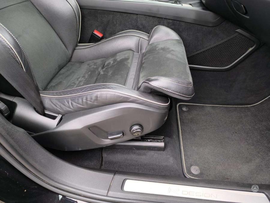 Black Volvo XC60 2019 in Vilnius, with an engine capacity of 2.00 L and mileage of 268 thousand km for 17600 €, photo 28 on AUTOMOTO.COM.LV