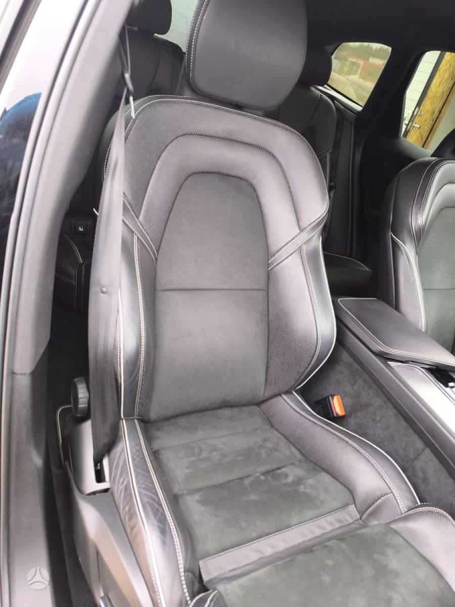 Black Volvo XC60 2019 in Vilnius, with an engine capacity of 2.00 L and mileage of 268 thousand km for 17600 €, photo 29 on AUTOMOTO.COM.LV