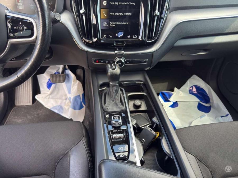 Melns Volvo XC60 2019 Viļņa, ar dzinēja tilpumu 2.00 L un nobraukumu 277 tūkst. km par 20890 €, foto 16 vietnē AUTOMOTO.COM.LV