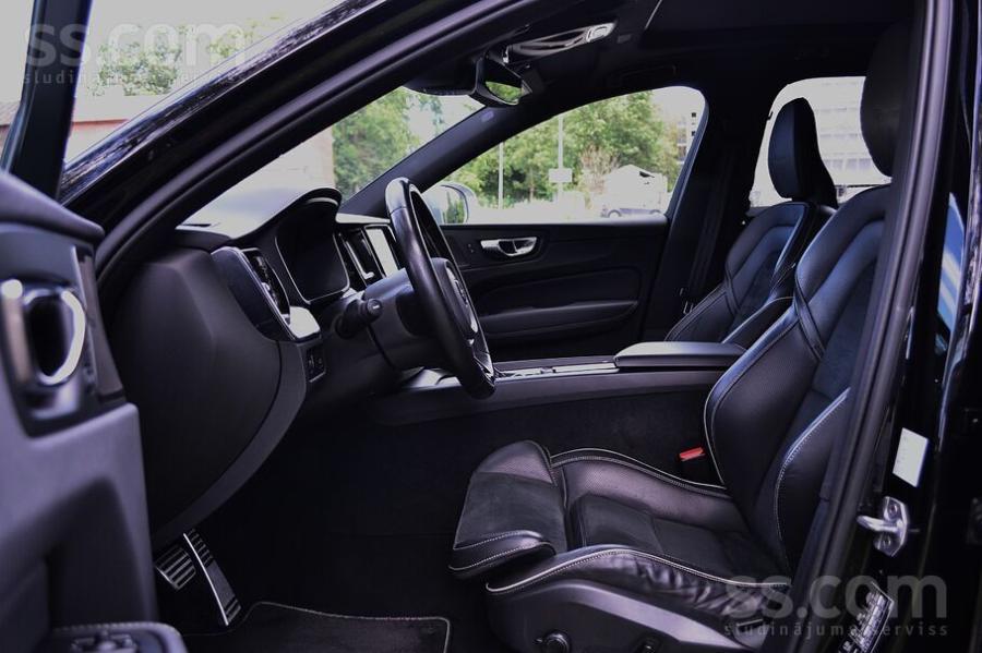 Black Volvo XC60 2019 in Riga, with an engine capacity of 2.00 L and mileage of 193 thousand km for 19800 €, photo 11 on AUTOMOTO.COM.LV