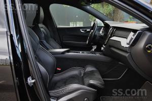 Black Volvo XC60 2019 in Riga, with an engine capacity of 2.00 L and mileage of 193 thousand km for 19800 €, photo 12 on AUTOMOTO.COM.LV