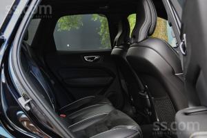 Black Volvo XC60 2019 in Riga, with an engine capacity of 2.00 L and mileage of 193 thousand km for 19800 €, photo 14 on AUTOMOTO.COM.LV
