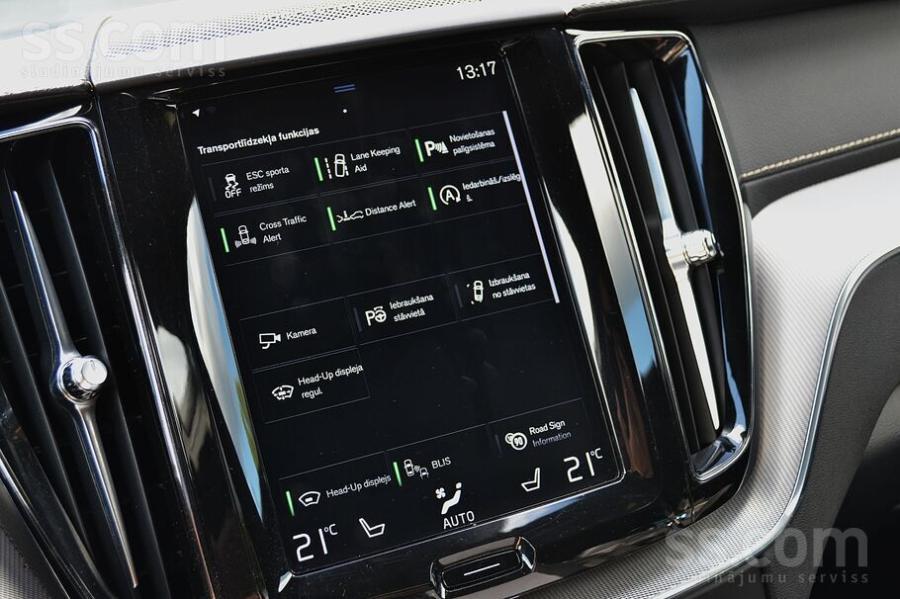 Black Volvo XC60 2019 in Riga, with an engine capacity of 2.00 L and mileage of 193 thousand km for 19800 €, photo 19 on AUTOMOTO.COM.LV