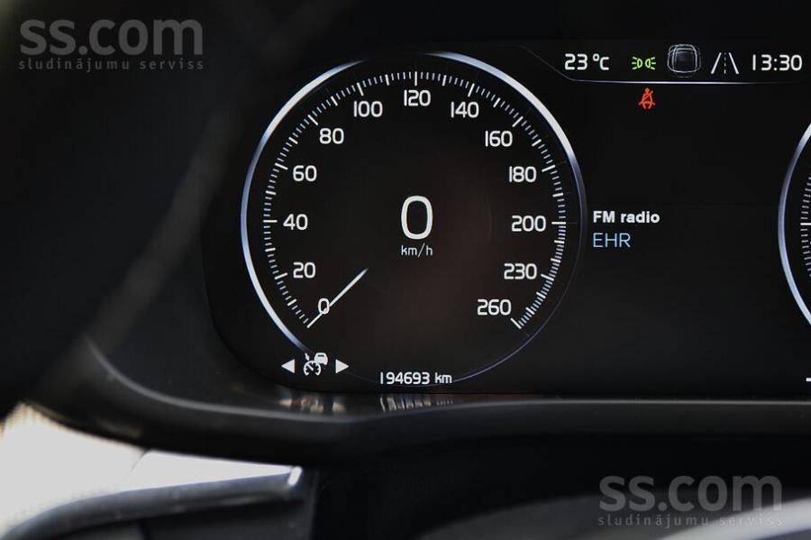 Black Volvo XC60 2019 in Riga, with an engine capacity of 2.00 L and mileage of 193 thousand km for 19800 €, photo 25 on AUTOMOTO.COM.LV