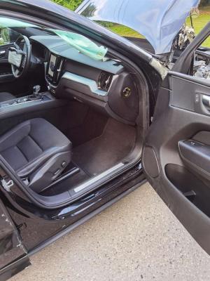 Black Volvo XC60 2019 in Kaunas, with an engine capacity of 1.97 L and mileage of 160 thousand km for 11500 €, photo 22 on AUTOMOTO.COM.LV