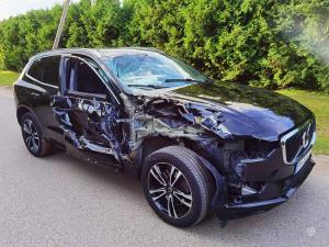 Black Volvo XC60 2019 in Kaunas, with an engine capacity of 1.97 L and mileage of 160 thousand km for 11500 €, photo 35 on AUTOMOTO.COM.LV