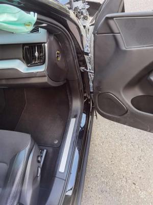 Black Volvo XC60 2019 in Kaunas, with an engine capacity of 1.97 L and mileage of 160 thousand km for 11500 €, photo 46 on AUTOMOTO.COM.LV