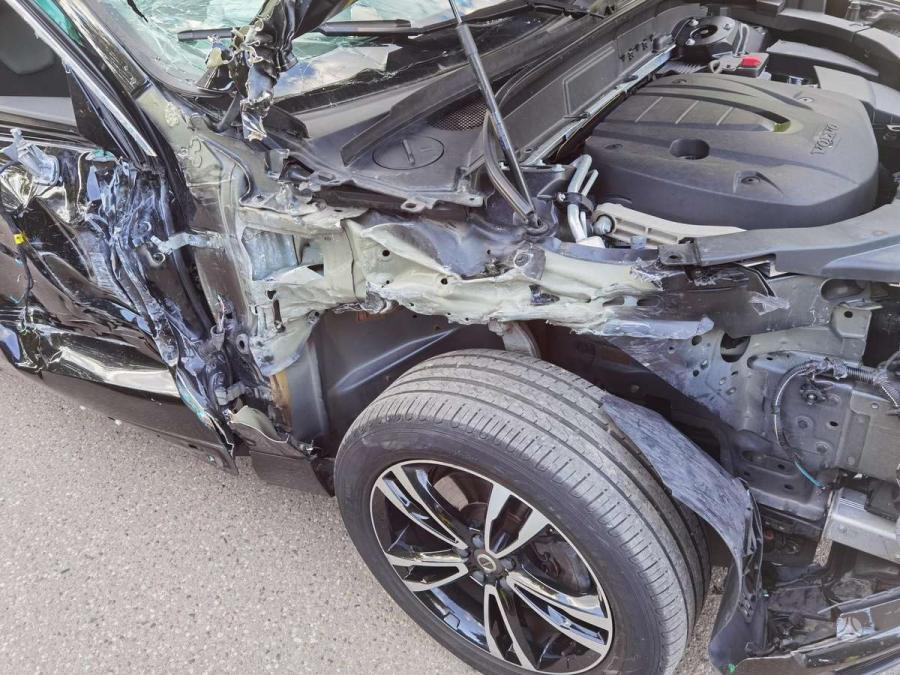 Black Volvo XC60 2019 in Kaunas, with an engine capacity of 1.97 L and mileage of 160 thousand km for 11500 €, photo 52 on AUTOMOTO.COM.LV