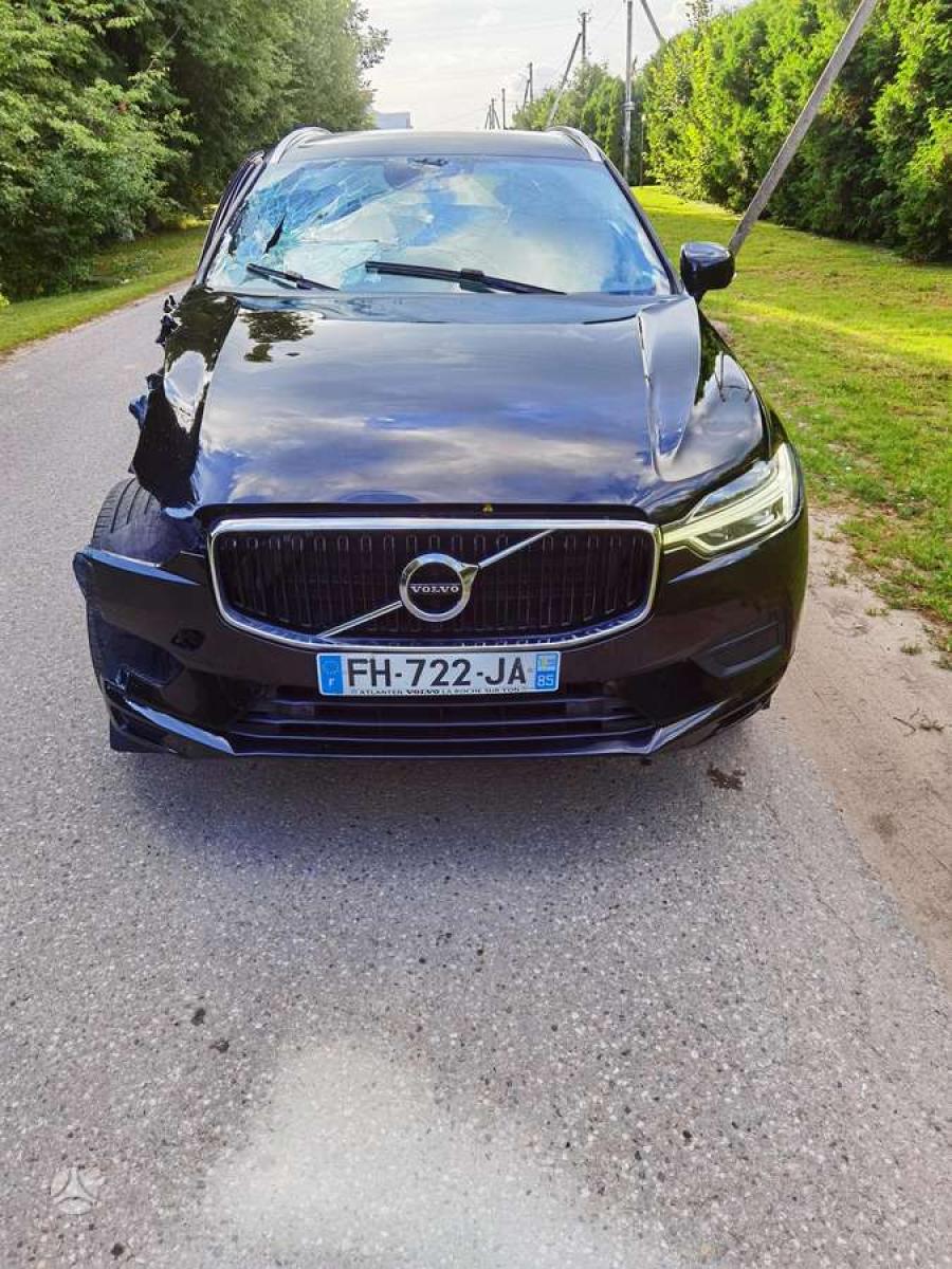 Black Volvo XC60 2019 in Kaunas, with an engine capacity of 1.97 L and mileage of 160 thousand km for 11500 €, photo 57 on AUTOMOTO.COM.LV