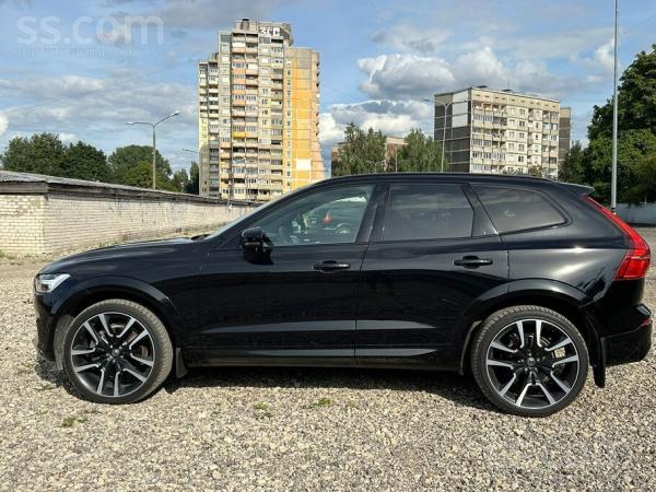 Черный Вольво ХС60 2019 в Рига, объемом двигателя 2.00 л и пробегом 199 тыс. км за 25600 €, фото 4 на AUTOMOTO.COM.LV