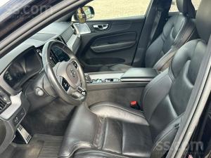 Black Volvo XC60 2019 in Riga, with an engine capacity of 2.00 L and mileage of 199 thousand km for 25600 €, photo 17 on AUTOMOTO.COM.LV