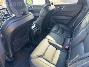 Black Volvo XC60 2019 in Riga, with an engine capacity of 2.00 L and mileage of 199 thousand km for 25600 €, photo 18 on AUTOMOTO.COM.LV