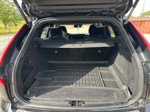 Black Volvo XC60 2019 in Riga, with an engine capacity of 2.00 L and mileage of 199 thousand km for 25600 €, photo 21 on AUTOMOTO.COM.LV