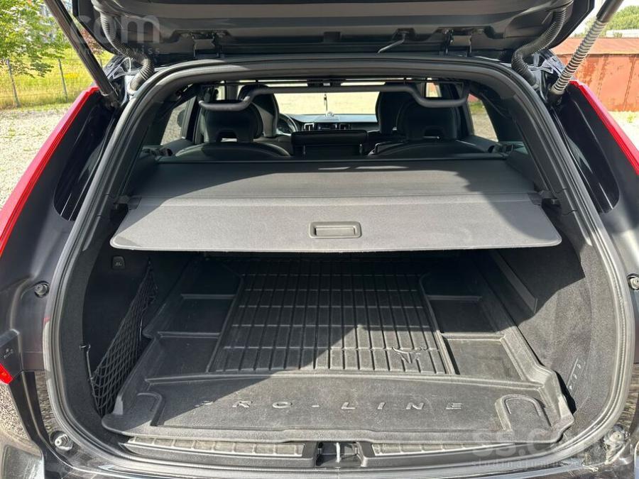 Black Volvo XC60 2019 in Riga, with an engine capacity of 2.00 L and mileage of 199 thousand km for 25600 €, photo 22 on AUTOMOTO.COM.LV