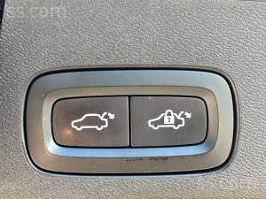 Black Volvo XC60 2019 in Riga, with an engine capacity of 2.00 L and mileage of 199 thousand km for 25600 €, photo 24 on AUTOMOTO.COM.LV