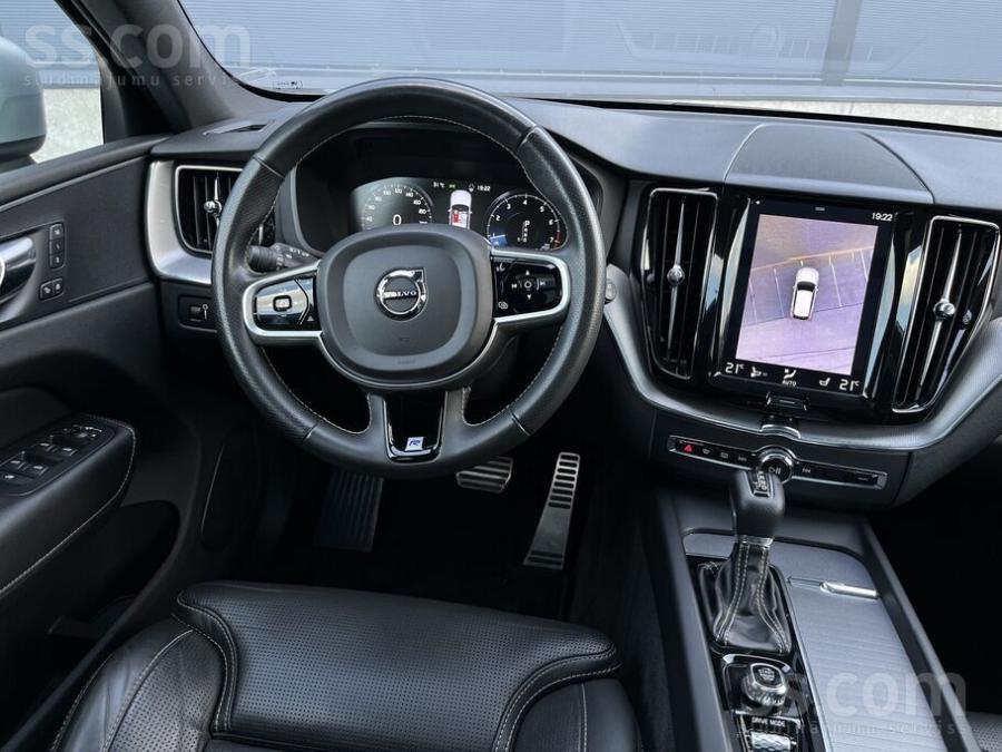 Black Volvo XC60 2019 in Riga, with an engine capacity of 2.00 L and mileage of 185 thousand km for 21900 €, photo 6 on AUTOMOTO.COM.LV