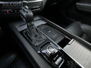 Black Volvo XC60 2019 in Riga, with an engine capacity of 2.00 L and mileage of 185 thousand km for 21900 €, photo 13 on AUTOMOTO.COM.LV