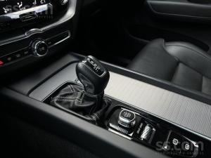 Black Volvo XC60 2019 in Riga, with an engine capacity of 2.00 L and mileage of 185 thousand km for 21900 €, photo 21 on AUTOMOTO.COM.LV