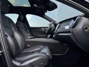 Melns Volvo XC60 2019 Rīga, ar dzinēja tilpumu 2.00 L un nobraukumu 185 tūkst. km par 21900 €, foto 7 vietnē AUTOMOTO.COM.LV