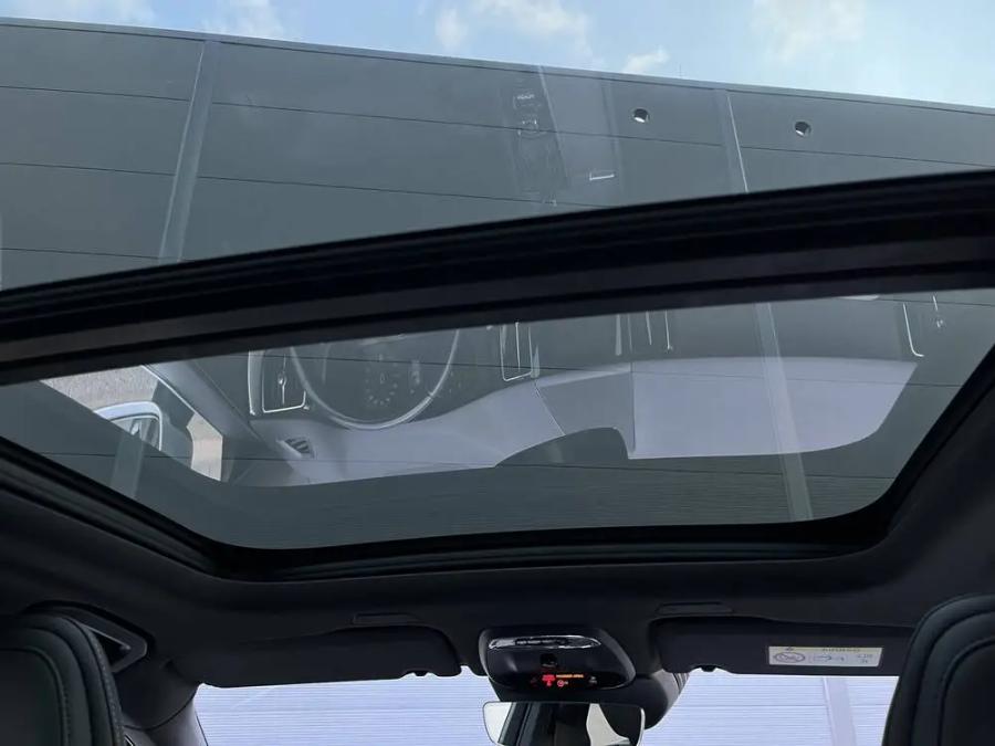 Melns Volvo XC60 2019 Rīga, ar dzinēja tilpumu 2.00 L un nobraukumu 185 tūkst. km par 21900 €, foto 12 vietnē AUTOMOTO.COM.LV