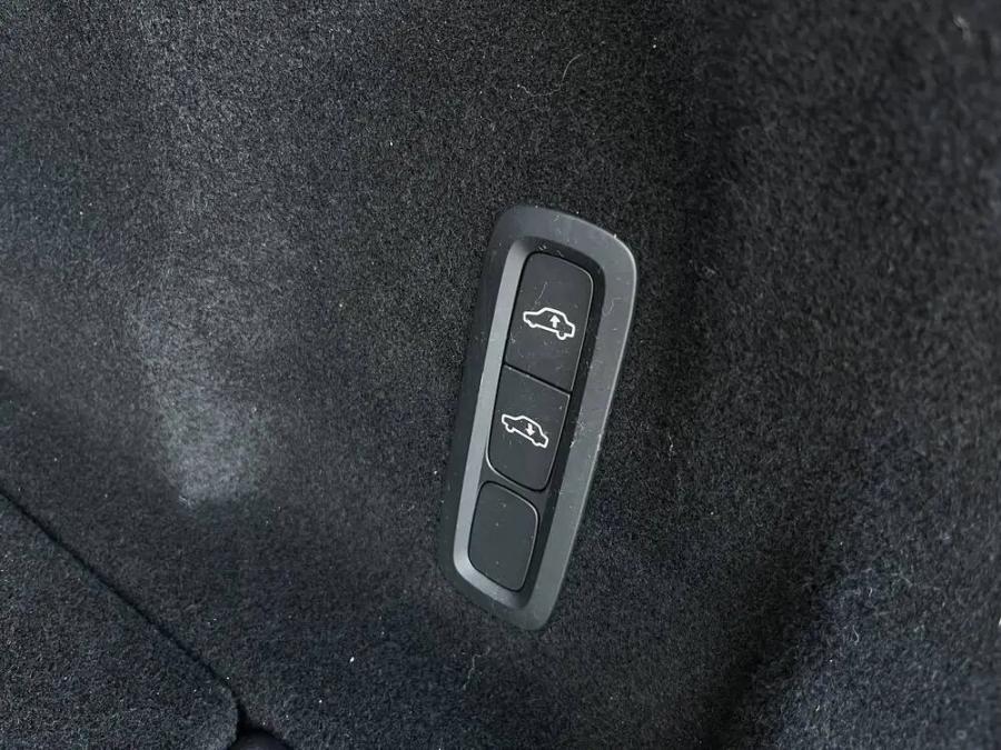Melns Volvo XC60 2019 Rīga, ar dzinēja tilpumu 2.00 L un nobraukumu 185 tūkst. km par 21900 €, foto 20 vietnē AUTOMOTO.COM.LV