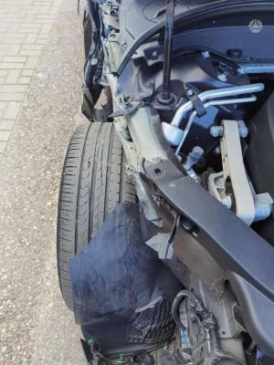 Black Volvo XC60 2019 in Kaunas, with an engine capacity of 1.97 L and mileage of 160 thousand km for 10500 €, photo 10 on AUTOMOTO.COM.LV