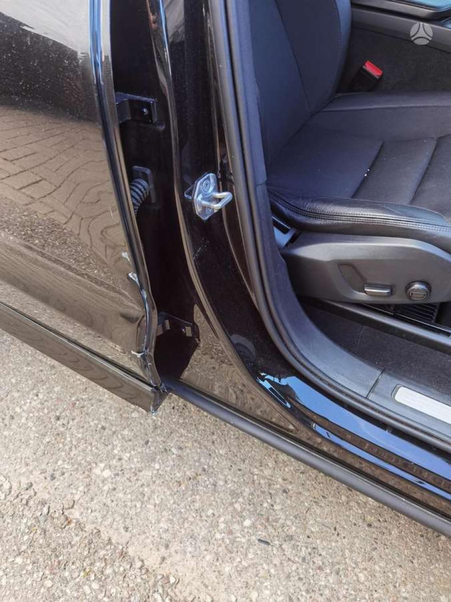 Black Volvo XC60 2019 in Kaunas, with an engine capacity of 1.97 L and mileage of 160 thousand km for 10500 €, photo 15 on AUTOMOTO.COM.LV