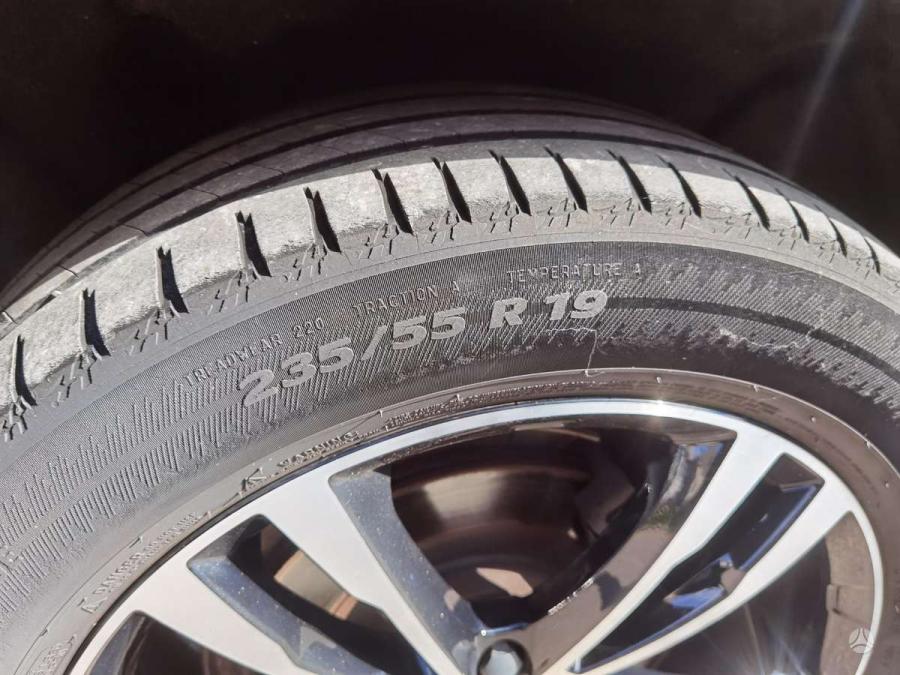 Black Volvo XC60 2019 in Kaunas, with an engine capacity of 1.97 L and mileage of 160 thousand km for 10500 €, photo 20 on AUTOMOTO.COM.LV