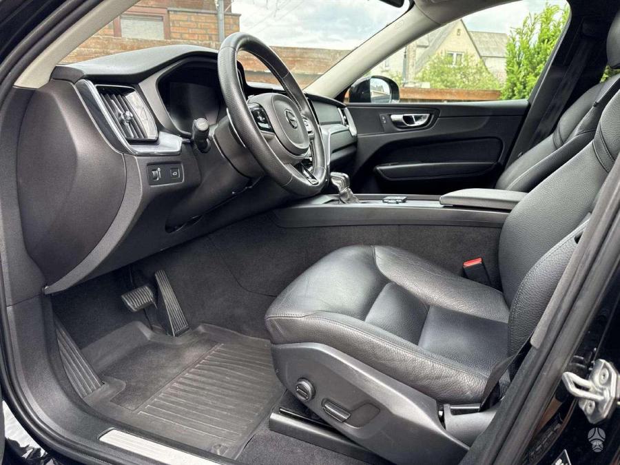 Melns Volvo XC60 2019 Kauņa, ar dzinēja tilpumu 1.97 L un nobraukumu 86 tūkst. km par 25500 €, foto 17 vietnē AUTOMOTO.COM.LV