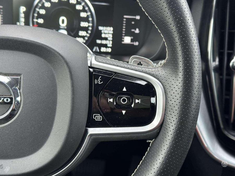 Melns Volvo XC60 2019 Kauņa, ar dzinēja tilpumu 1.97 L un nobraukumu 86 tūkst. km par 25500 €, foto 24 vietnē AUTOMOTO.COM.LV