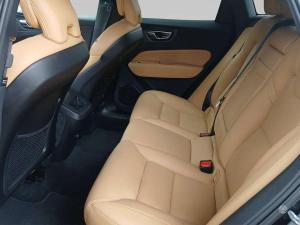 Melns Volvo XC60 2019 Viļņa, ar dzinēja tilpumu 2.00 L un nobraukumu 294 tūkst. km par 17790 €, foto 16 vietnē AUTOMOTO.COM.LV