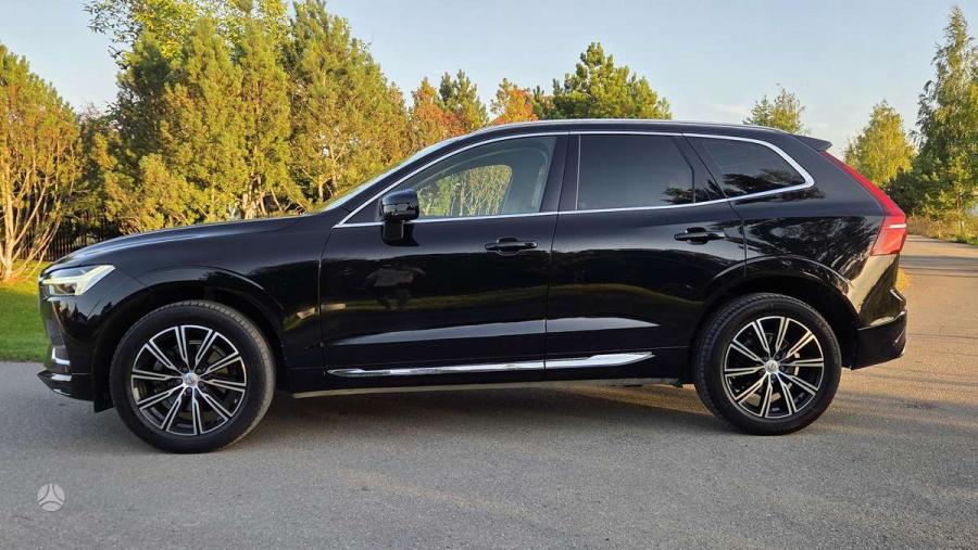 Black Volvo XC60 2019 in Panevezys, with an engine capacity of 1.97 L and mileage of 189 thousand km for 19301 €, photo 9 on AUTOMOTO.COM.LV