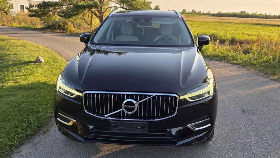 Black Volvo XC60 2019 in Panevezys, with an engine capacity of 1.97 L and mileage of 189 thousand km for 19301 €, photo 17 on AUTOMOTO.COM.LV
