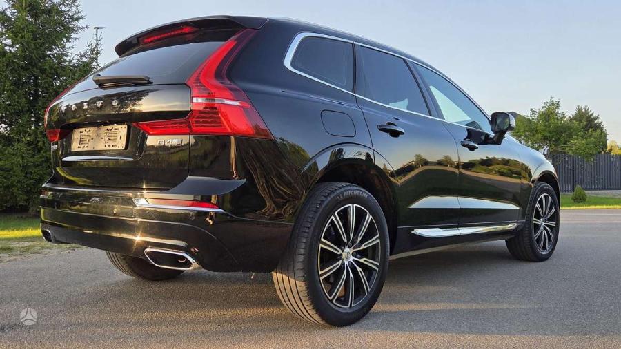 Black Volvo XC60 2019 in Panevezys, with an engine capacity of 1.97 L and mileage of 189 thousand km for 19301 €, photo 19 on AUTOMOTO.COM.LV