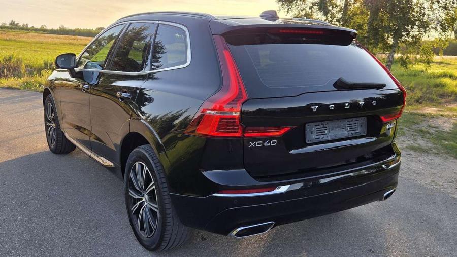 Black Volvo XC60 2019 in Panevezys, with an engine capacity of 1.97 L and mileage of 189 thousand km for 19301 €, photo 23 on AUTOMOTO.COM.LV