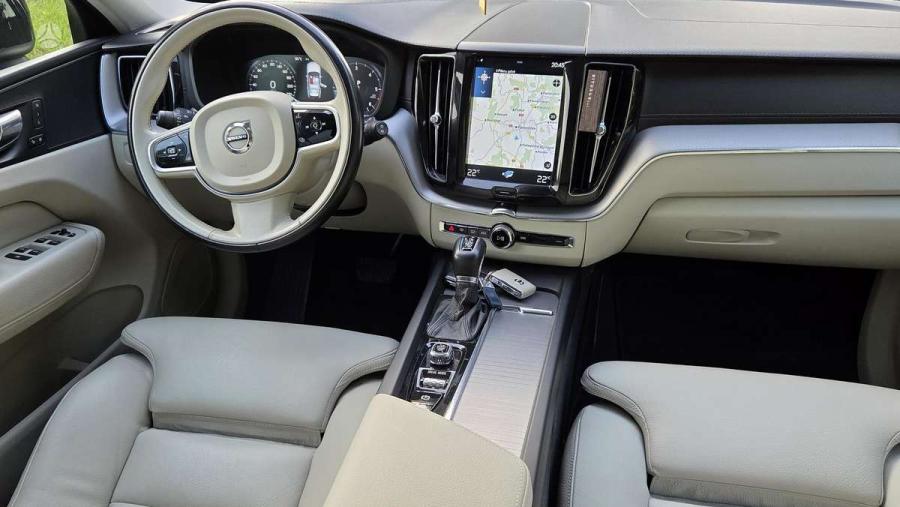 Black Volvo XC60 2019 in Panevezys, with an engine capacity of 1.97 L and mileage of 189 thousand km for 19301 €, photo 37 on AUTOMOTO.COM.LV