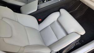 Black Volvo XC60 2019 in Panevezys, with an engine capacity of 1.97 L and mileage of 189 thousand km for 19301 €, photo 42 on AUTOMOTO.COM.LV