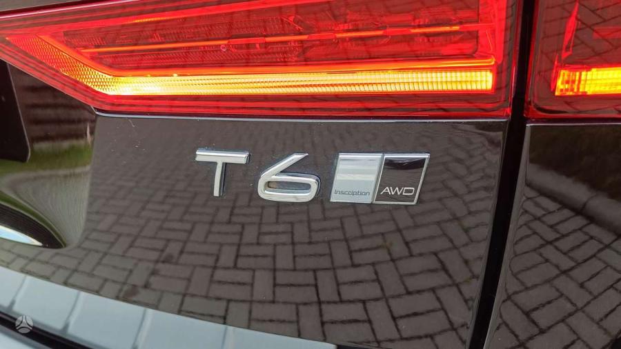 Melns Volvo XC60 2019 Klaipėda, ar dzinēja tilpumu 2.00 L un nobraukumu 129 tūkst. km par 22000 €, foto 12 vietnē AUTOMOTO.COM.LV