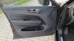 Melns Volvo XC60 2019 Klaipėda, ar dzinēja tilpumu 2.00 L un nobraukumu 129 tūkst. km par 22000 €, foto 21 vietnē AUTOMOTO.COM.LV