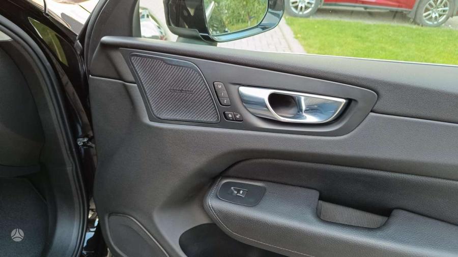 Melns Volvo XC60 2019 Klaipėda, ar dzinēja tilpumu 2.00 L un nobraukumu 129 tūkst. km par 22000 €, foto 35 vietnē AUTOMOTO.COM.LV