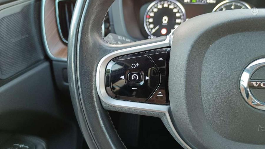 Melns Volvo XC60 2019 Klaipėda, ar dzinēja tilpumu 2.00 L un nobraukumu 129 tūkst. km par 22000 €, foto 44 vietnē AUTOMOTO.COM.LV